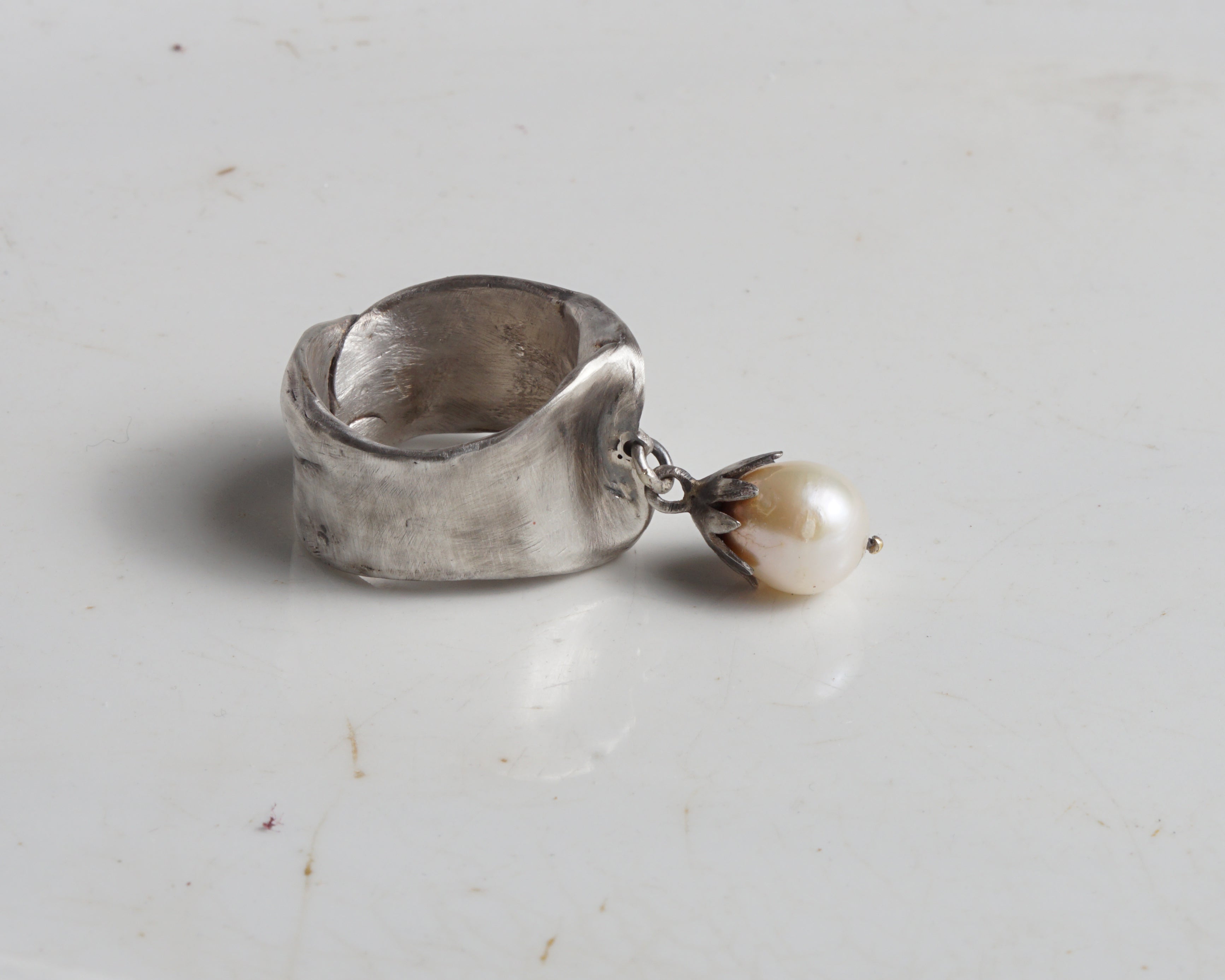 Odd Jewelry. Handcrafted jewelry store: silver rings, earrings